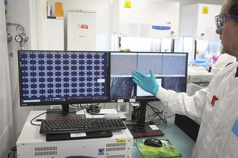 A Vitry, au coeur de la base stratégique de Sanofi pour sa R&D et sa ...