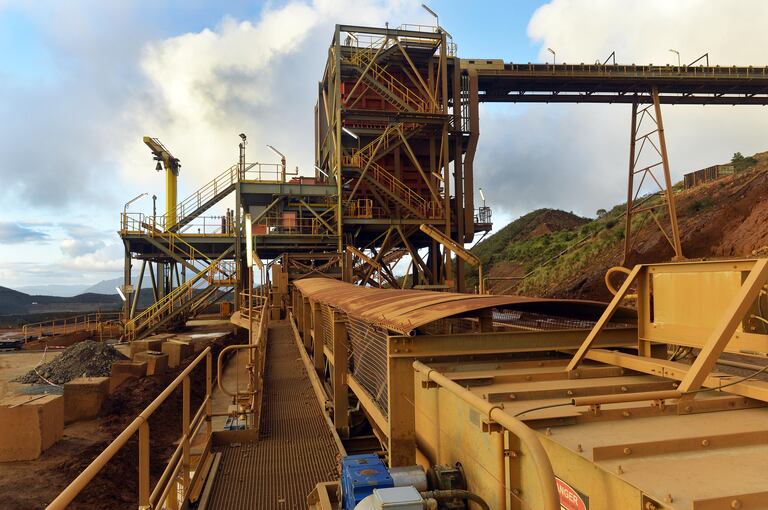 En Nouvelle-Calédonie, l’usine du Nord de Koniambo Nickel ferme, mais ...